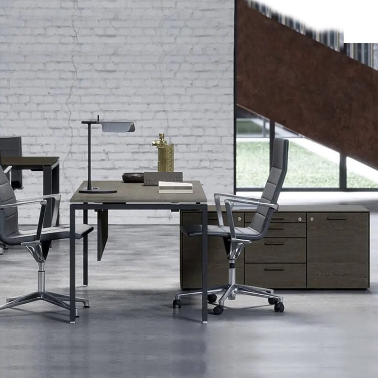 Manager Office Desks in Dubai | Manager Desks & Tables